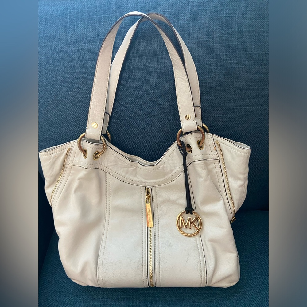 Michael Kors Moxley Vanilla White Leather Shoulder To… - Gem